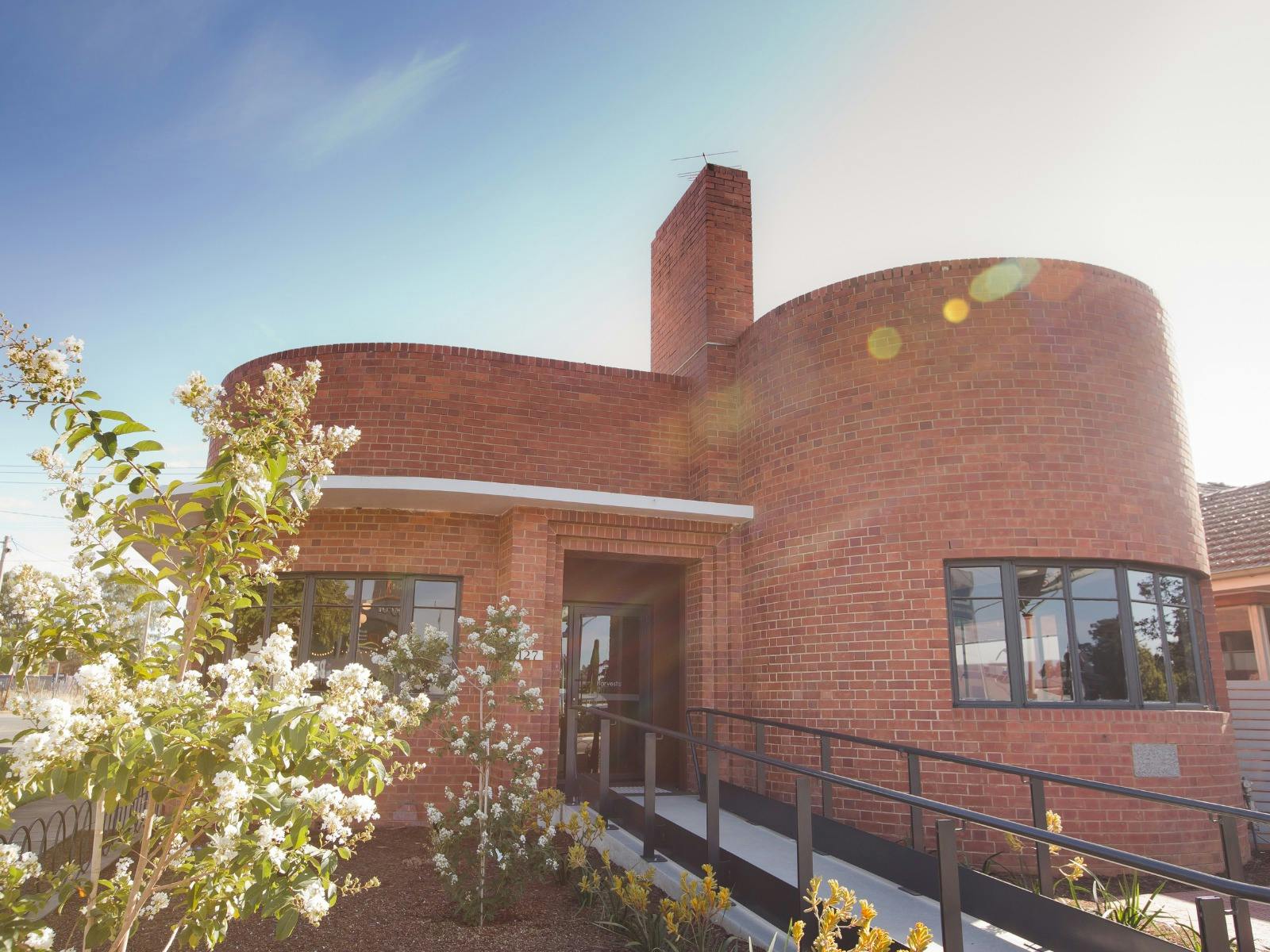 Pubs & Clubs - Visit Griffith