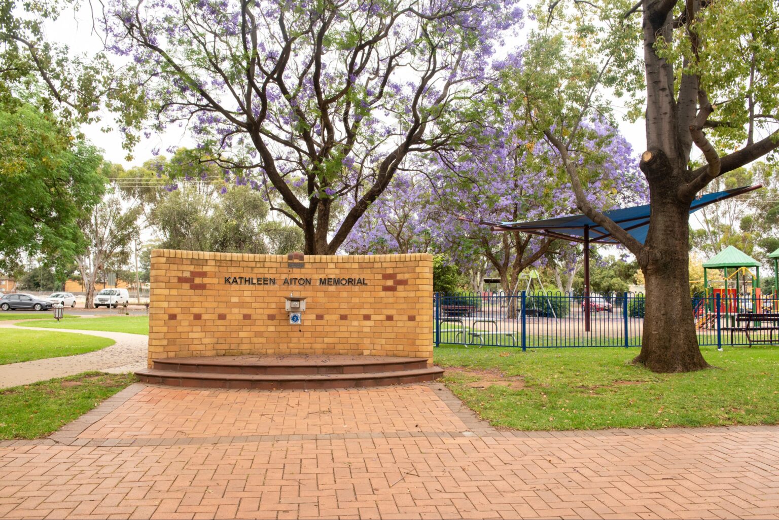 Monuments & Memorials - Visit Griffith